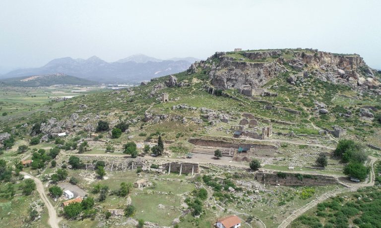 The massive stadium of Sillyon Ancient City is being uncovered ...