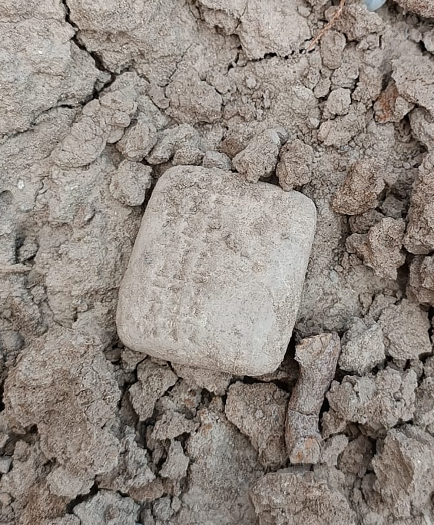 3500-year-old clay tablet written in Akkadian discovered at Aççana ...